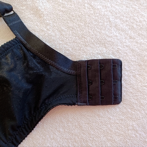 Wacoal | Intimates & Sleepwear | Wacoal Retro Chic Underwire Bra Size ...